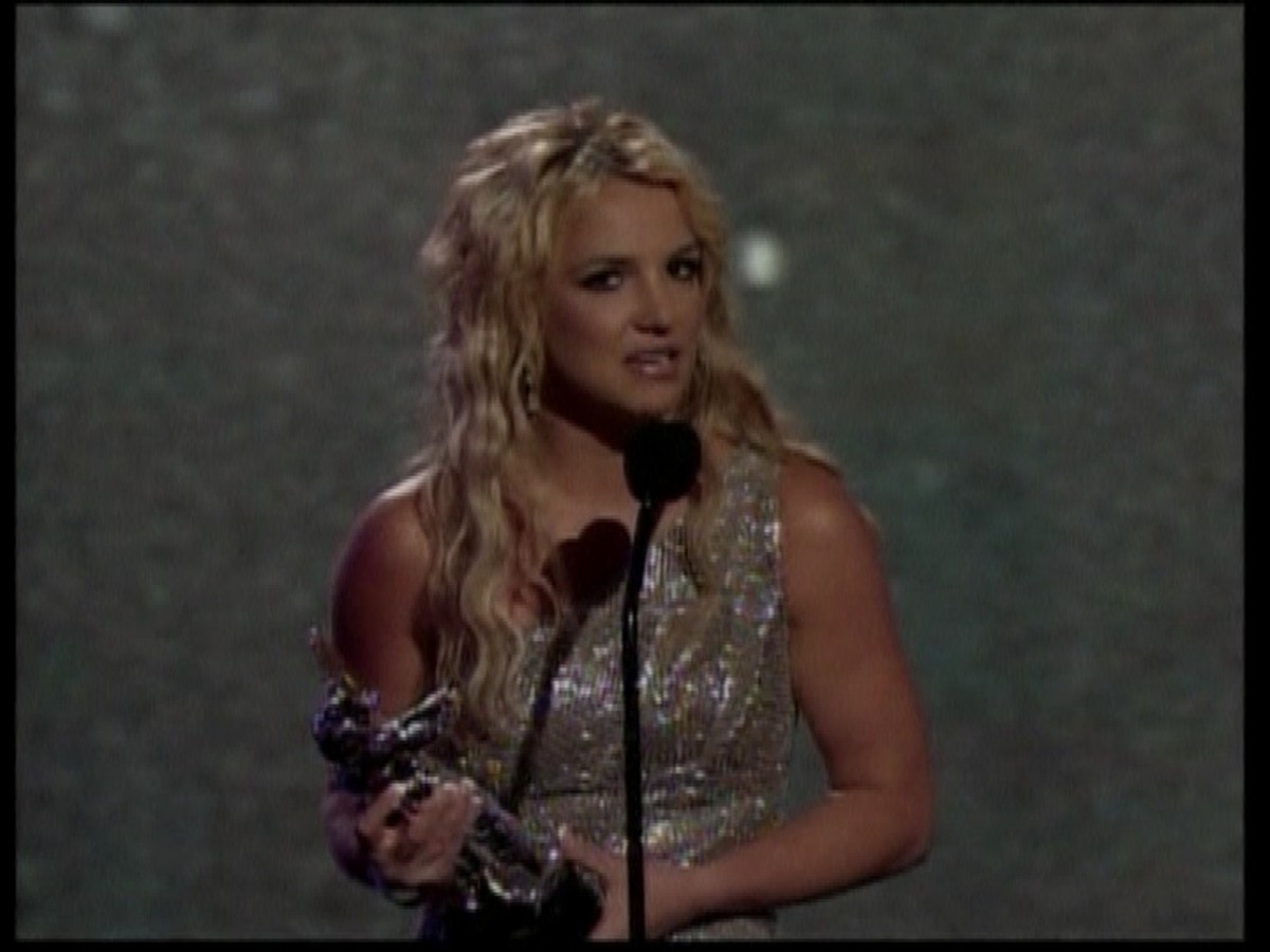 Britney Spears vydala nový singel Kill the Lights