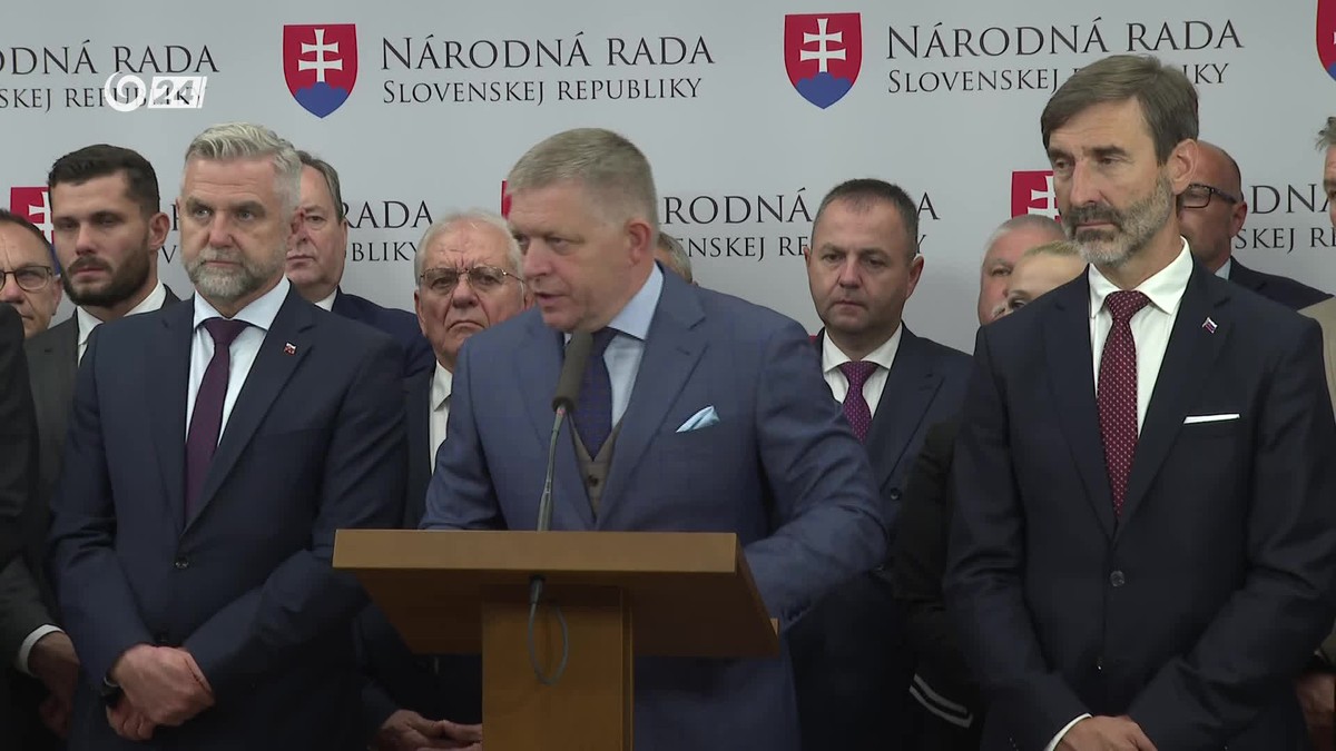 Tlačová beseda strany Smer-SD k hlasovaniu o Ústave SR