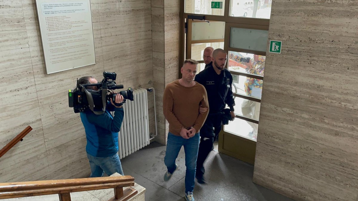 Kapitán lode, ktorý zabil svoju priateľku, sa postaví pred súd