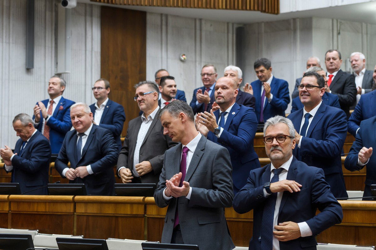 NR SR: Poslanci schválili hypotekárnu pomoc. V pléne ich však bolo len 76