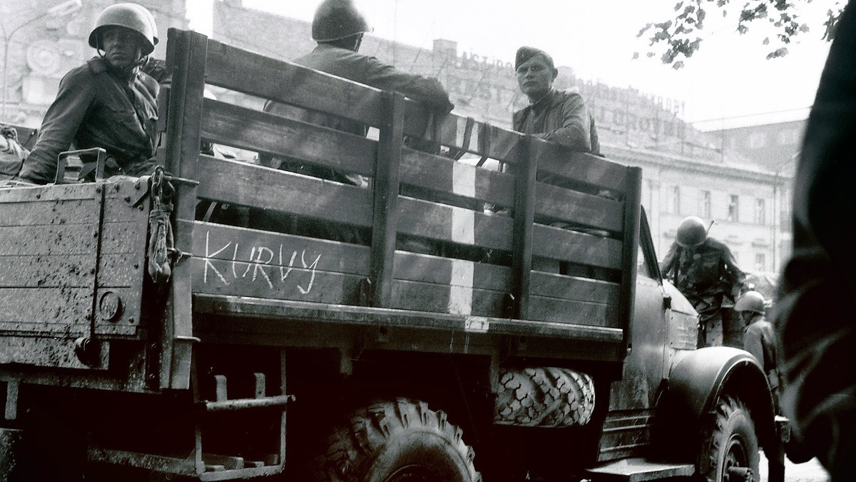 Bratislava, Námestie SNP, 21 august 1968 | August 1968_Foto© Ján ...