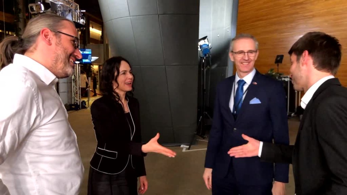 Brexitu uvoľnil v Európskom parlamente niekoľko stoličiek. Za Slovensko ...