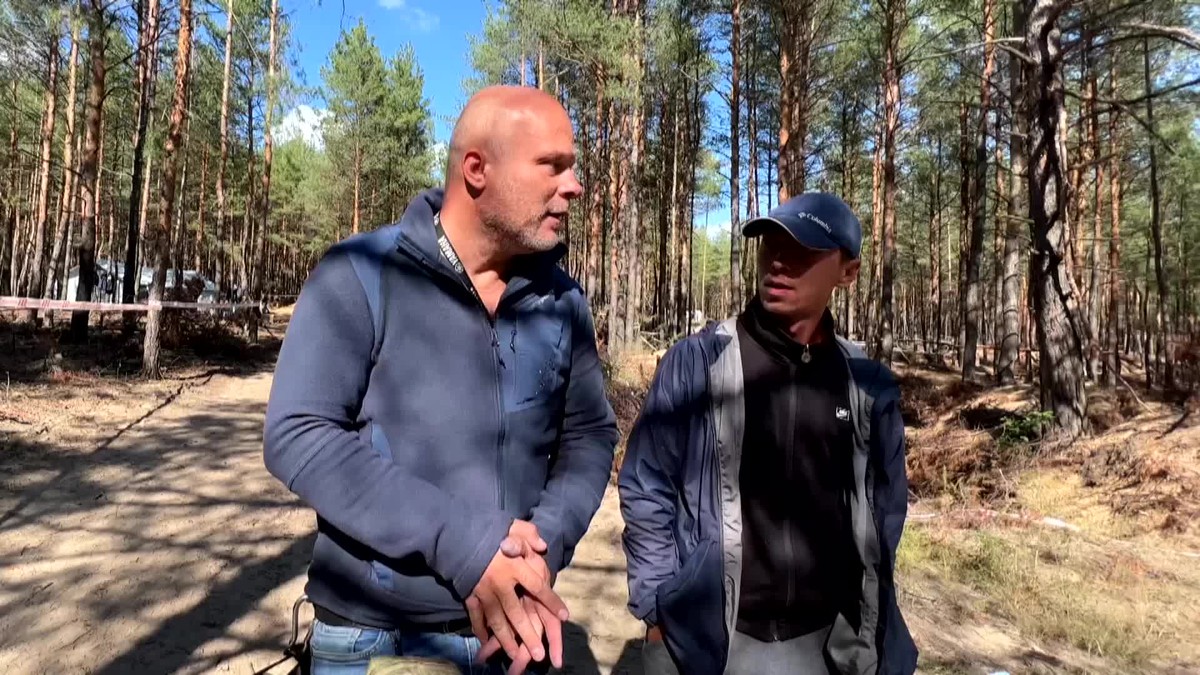 Štáb TV JOJ na Ukrajine: Príbeh Dmitra, ktorý pomáha pri exhumácii ...