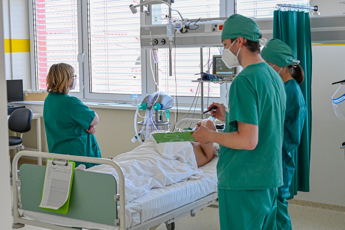 Hromadné prepúšťanie a rušenie operácií: Situácia v nemocnici je vážna