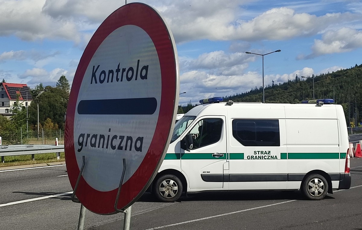 Poľsko predlžuje kontroly na hraniciach so Slovenskom