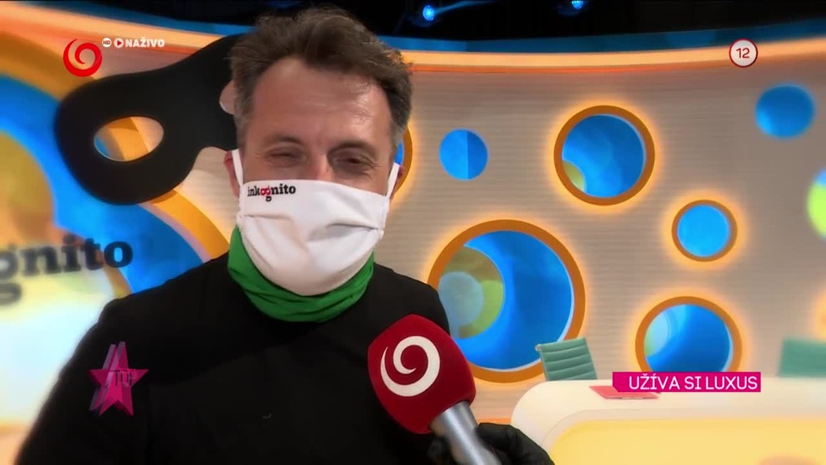 UŽÍVA SI LUXUS