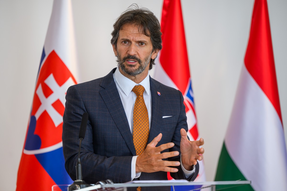 Bude zo Slovenska dodávateľ munície do EÚ? Kaliňák uzavrel zmluvu v hodnote desiatok miliárd eur