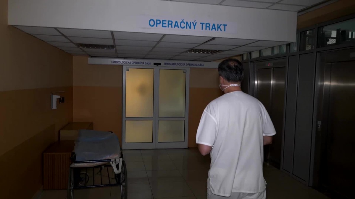 Požiar v nemocnici ovplyvnil chod nemocnice. Pacientov presúvali na iné ...