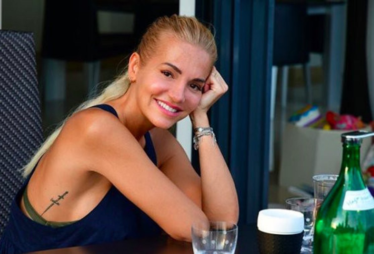 Dara Rolins v plavkách | Dara Rolins