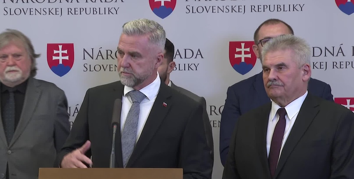 Tlačová beseda Smeru pred poslednou riadnou schôdzou Národnej rady
