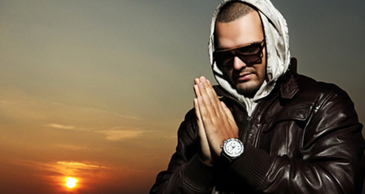 VIDEO: Rytmus zmlátil moderátora! Vraj si to zaslúžil