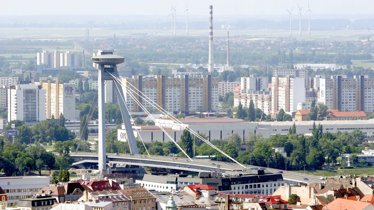 Petržalka oslavuje, paneláky majú 40...
