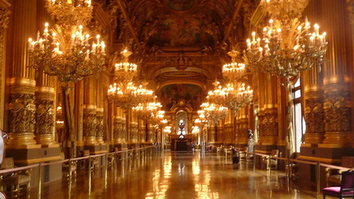 Zámok vo Versailles bol evakuovaný v dôsledku bombovej hrozby