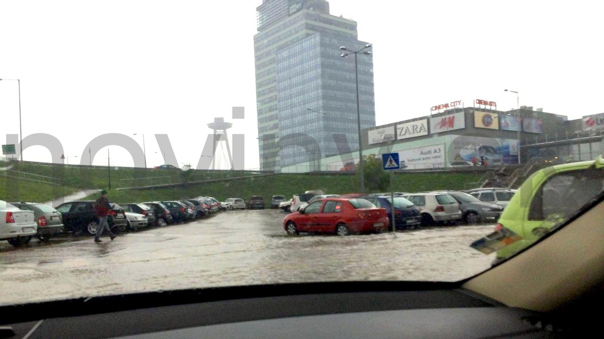 Bratislava - Mlynská Dolina - potopa | Bratislava - lejak zaplavil ...