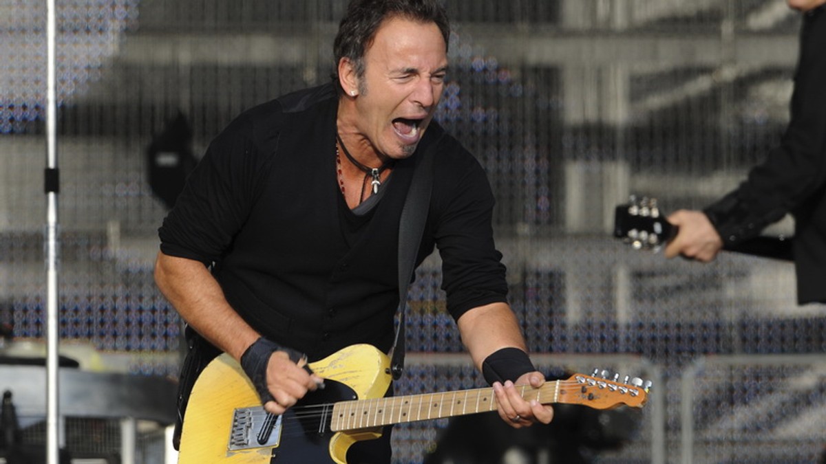 Trúfol si na to ako prvý! Slávny spevák pustí na svoj koncert už len ...