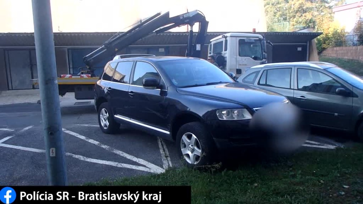 Bratislavskí policajti rázne zakročili proti bezohľadným vodičom. Posvietili si aj na známeho ...