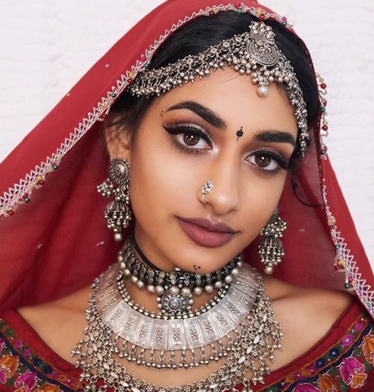 Mladá Indka sa maskuje za Disney princezné. Pozrite sa, ako by vyzerala ...