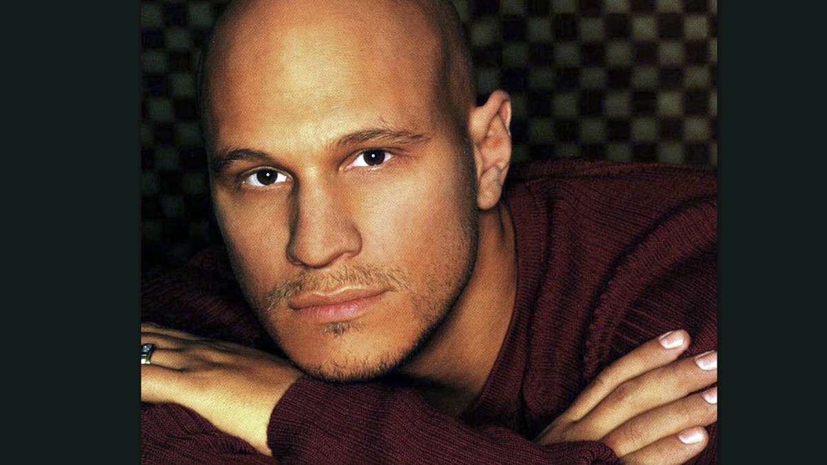 Vo veku 43 rokov zomrel country spevák Kevin Sharp