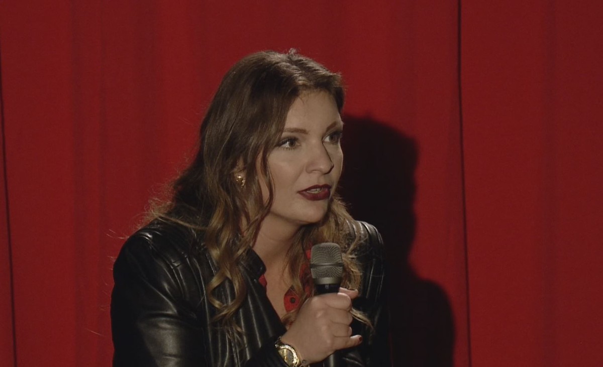 Robotický vysávač a vibrátor nemajú od seba ďaleko: Svoje vie o tom stand-upistka Simona! | JOJ