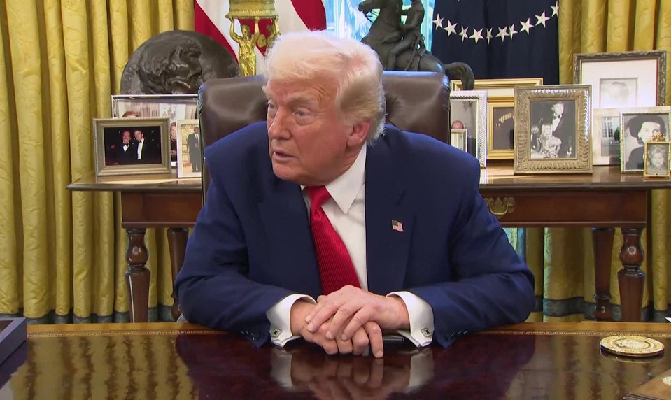 Trump opäť prekvapil: Clá idú nižšie, trhy rastú a obchodná vojna s Čínou eskaluje