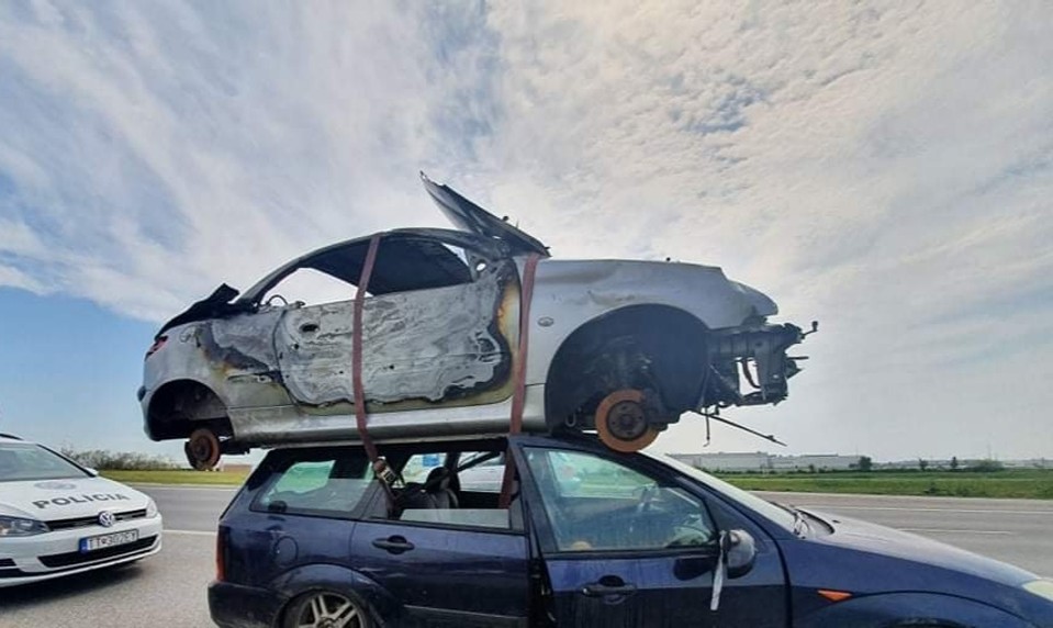 Fotomontáž alebo realita? Trnavskí policajti objavili na ceste poriadny skvost