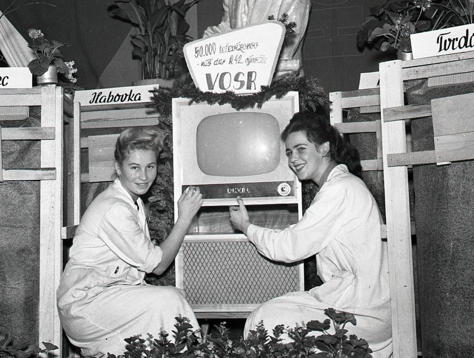 Televízory z Nižnej sú aj príbehom bývalých roľníkov, ktorí ich začali montovať. Za necelé dva roky od spustenia výroby vyrobili 50-tisíc prijímačov